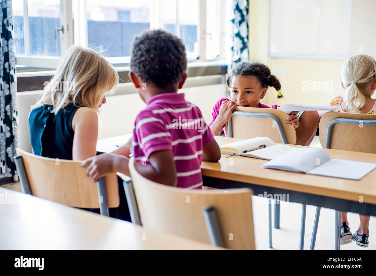 Children in classroom hi-res stock photography and images - Alamy