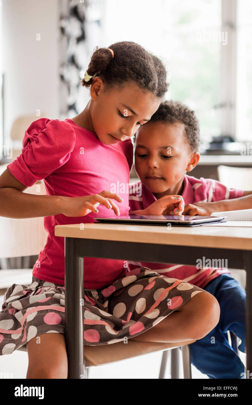Tablets classroom desks hi-res stock photography and images - Alamy