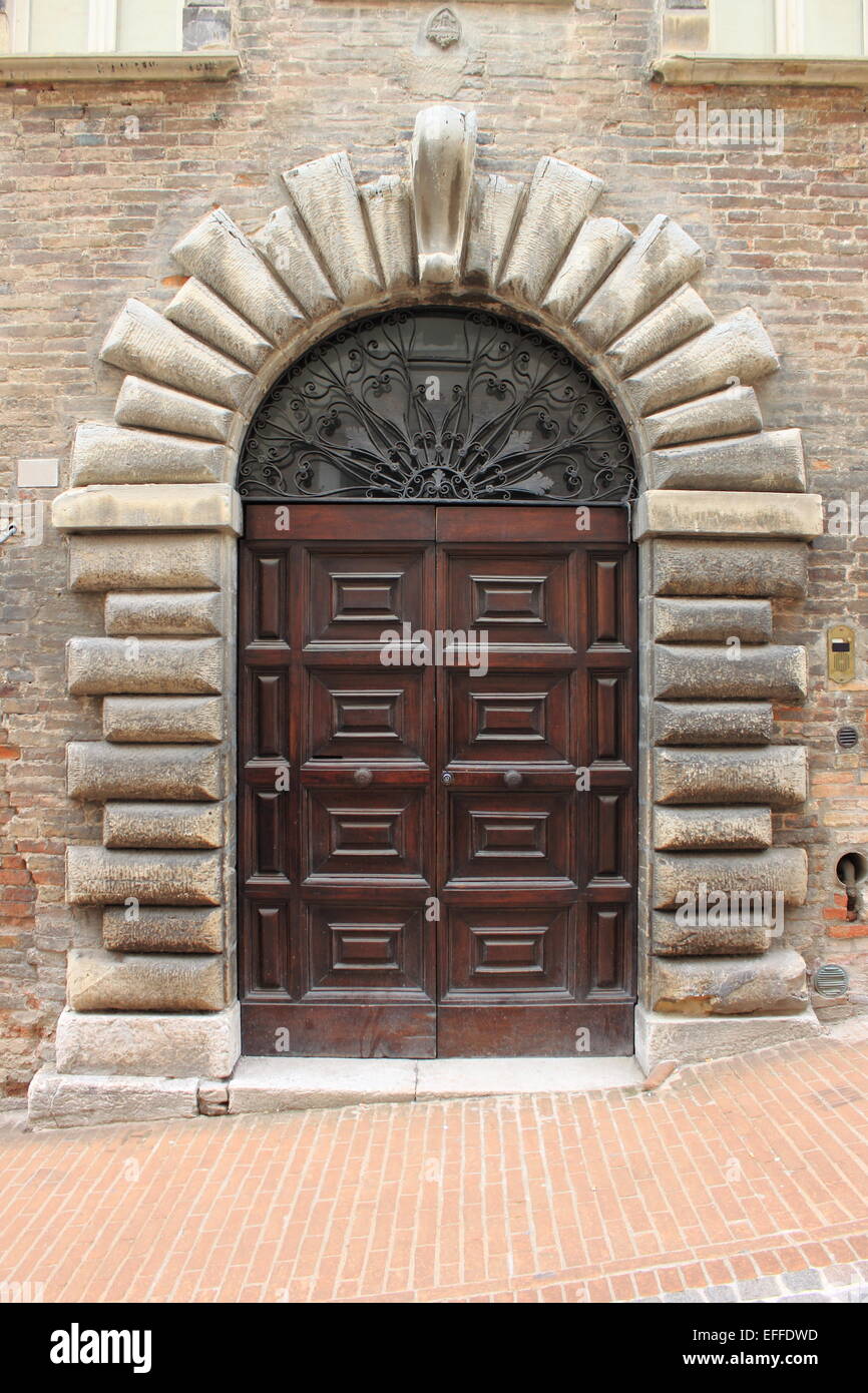 Wooden medieval style front door hi-res stock photography and images ...