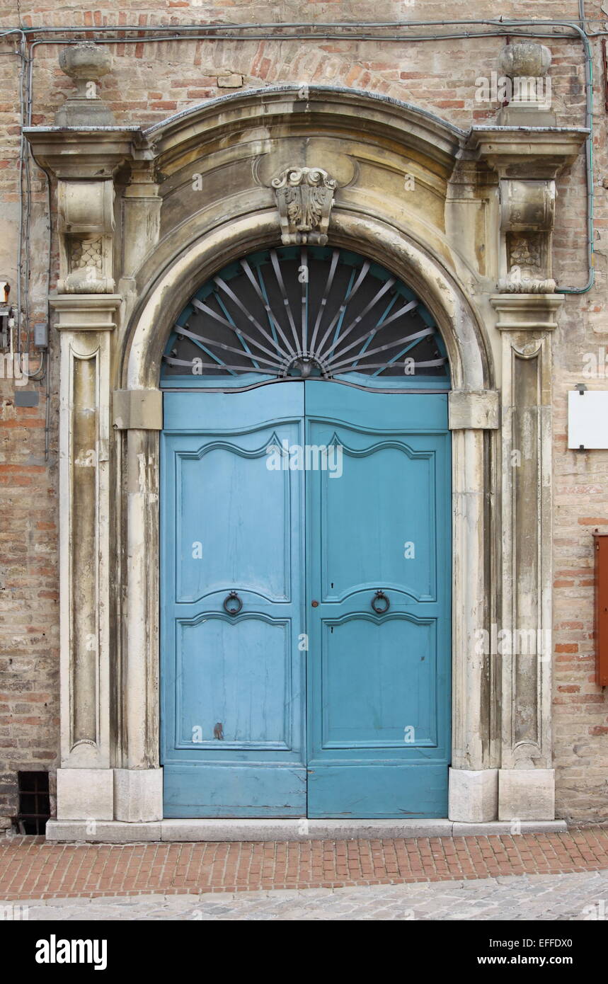 Front view marble columns hi-res stock photography and images - Alamy