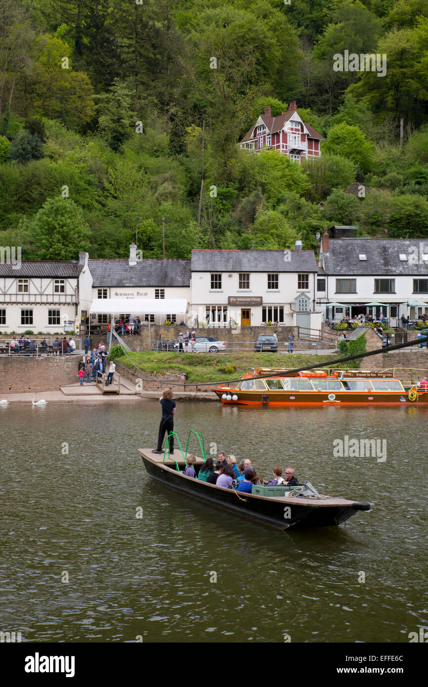 Hand ferry symonds yat hi-res stock photography and images - Alamy