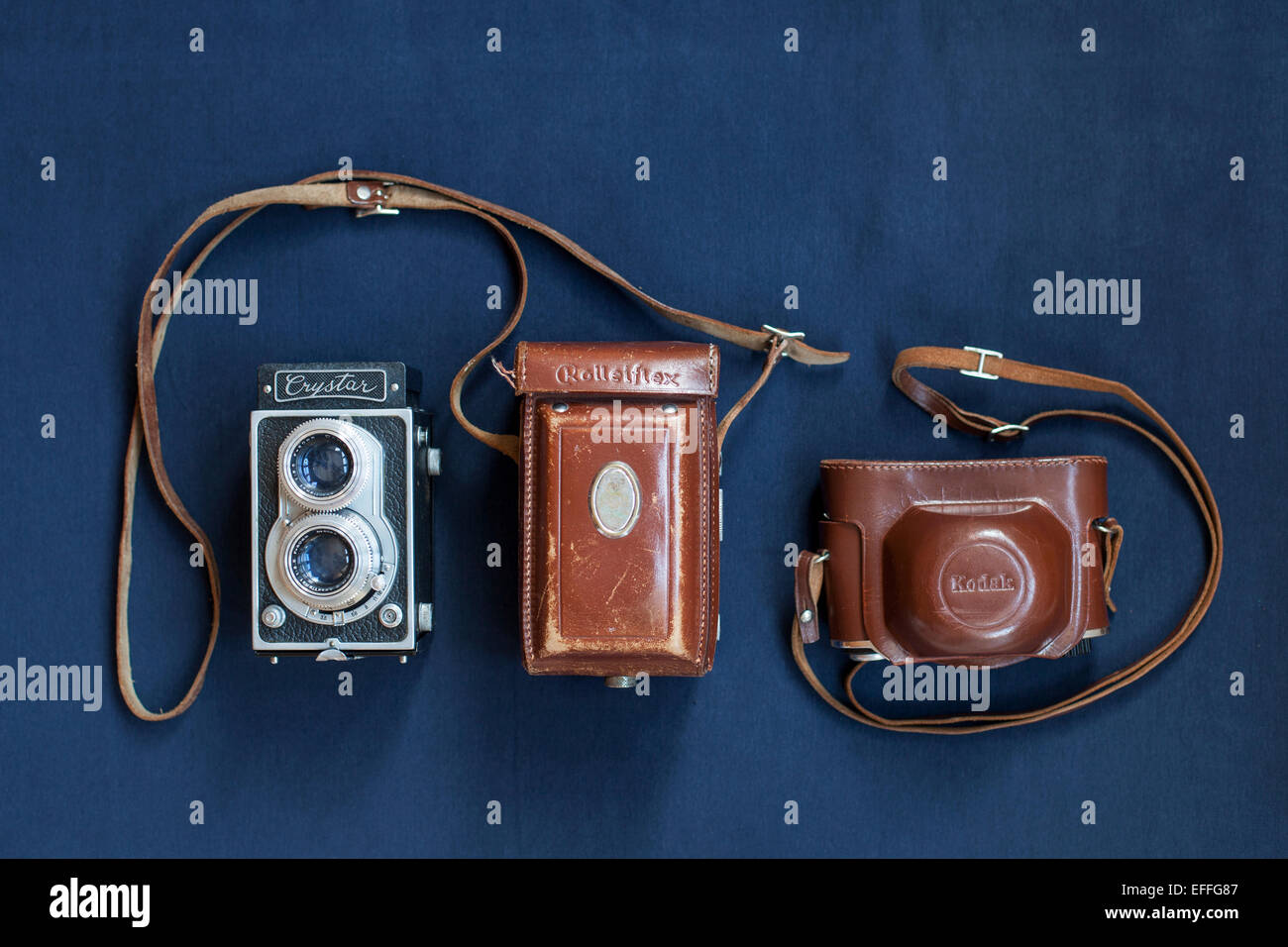 Row of people with cameras hi-res stock photography and images - Alamy