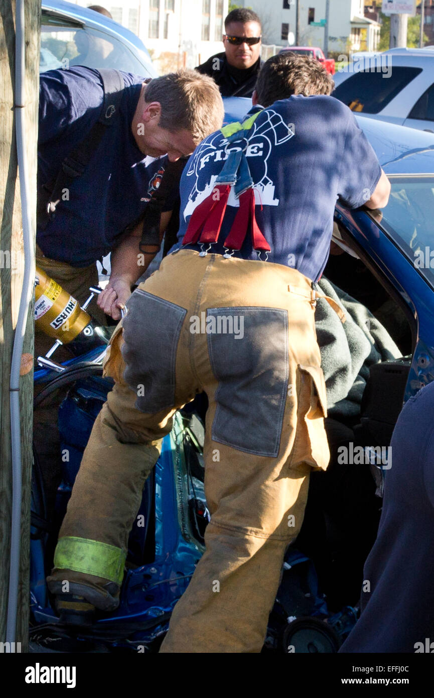 DFD firefighters in action, Detroit, Michigan, USA, October 2014 Stock ...