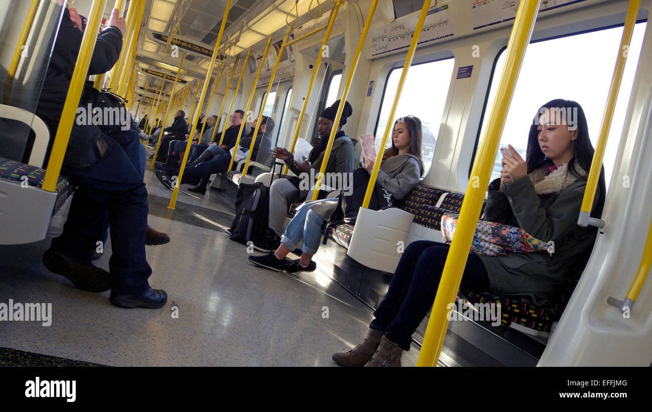 London underground carriage hi-res stock photography and images - Alamy