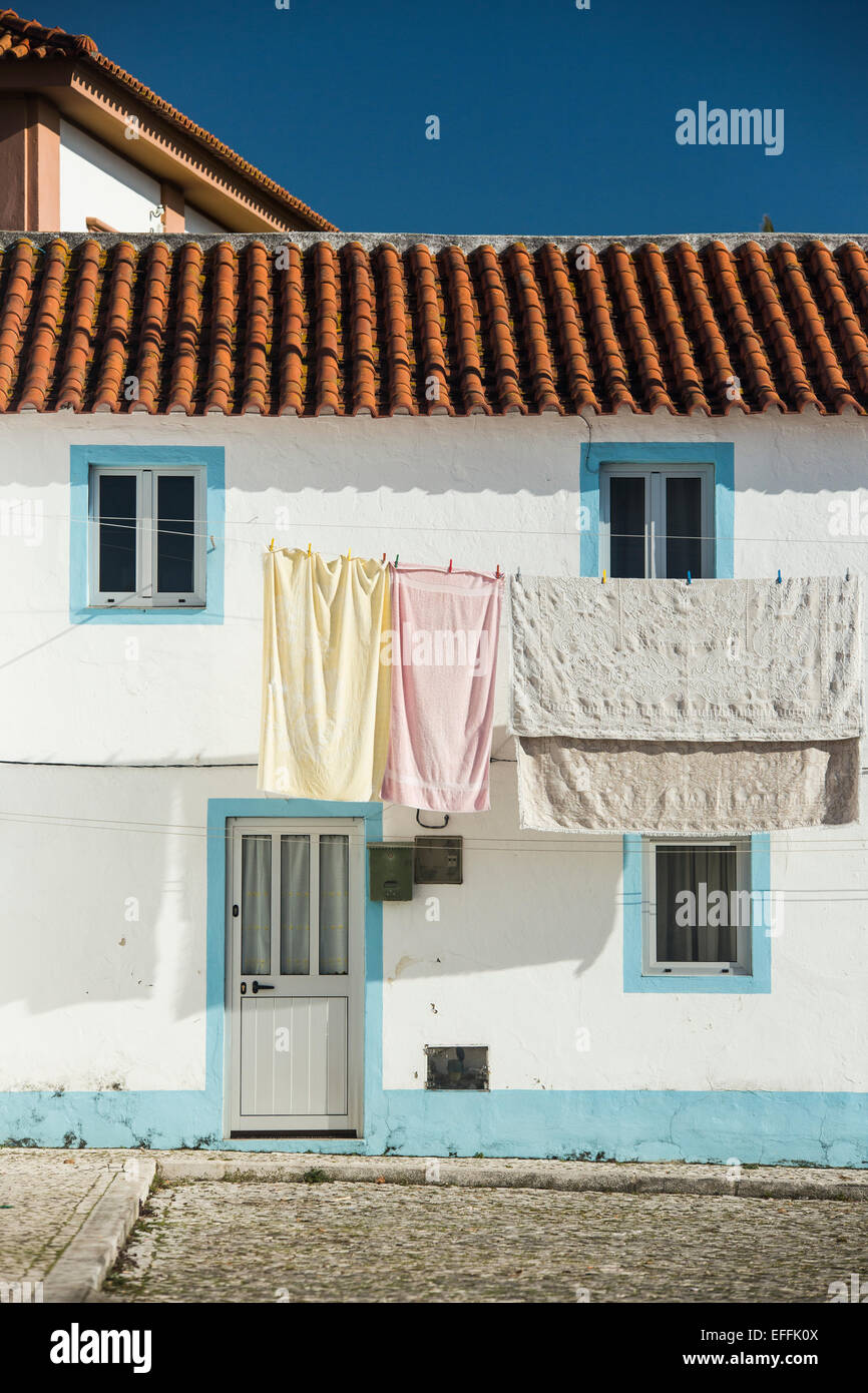Clothes line on building hi-res stock photography and images - Alamy