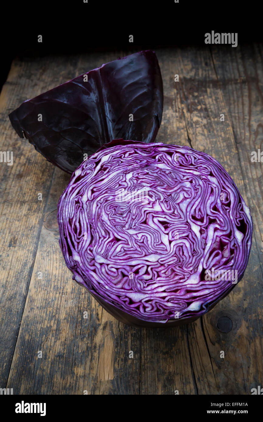 Two halves of red cabbage Stock Photo - Alamy