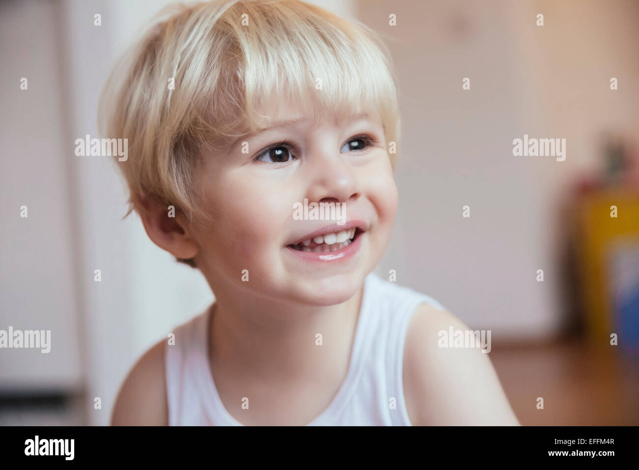 Portrait of smiling little boy Stock Photo - Alamy