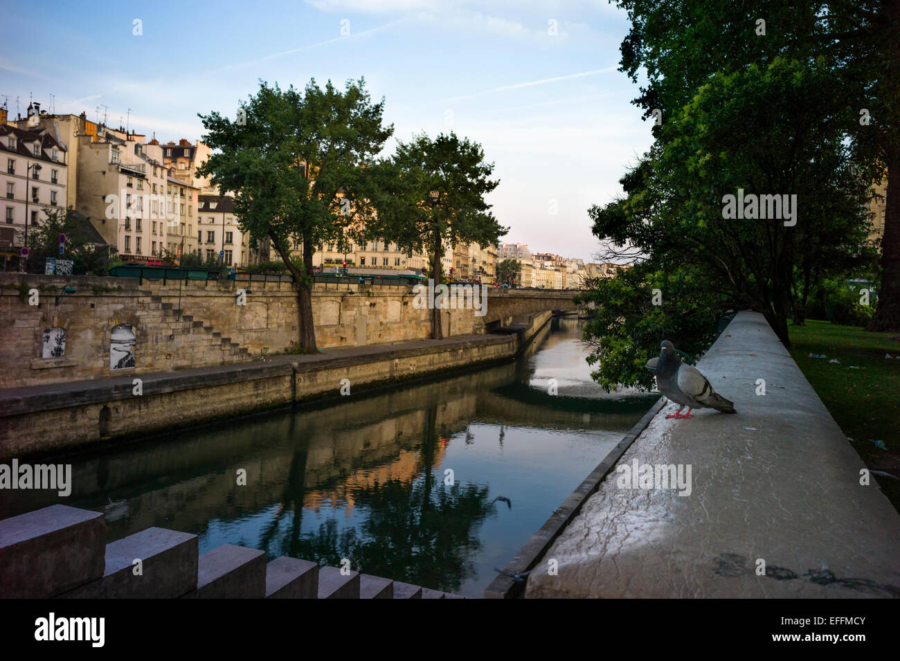 Paris Plage - beach beside the Seine River, Paris Stock Photo - Alamy