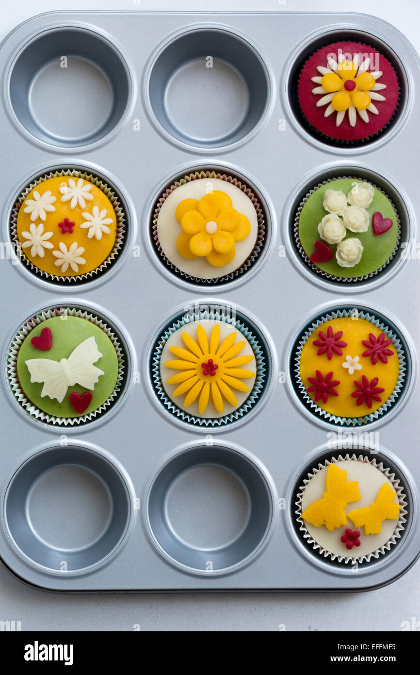 Cupcakes with marzipan fondant Stock Photo - Alamy