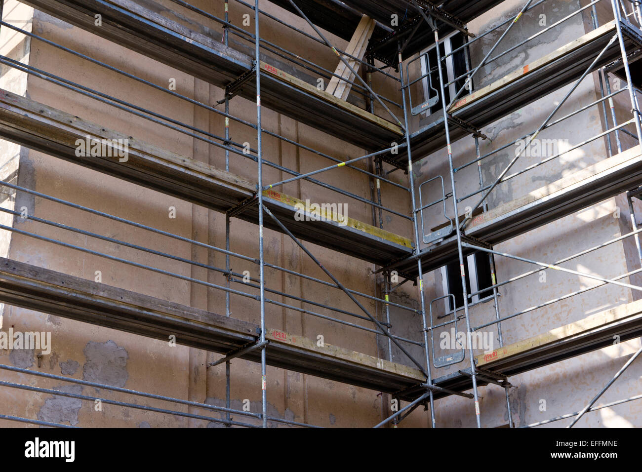 Scaffolds hi-res stock photography and images - Alamy