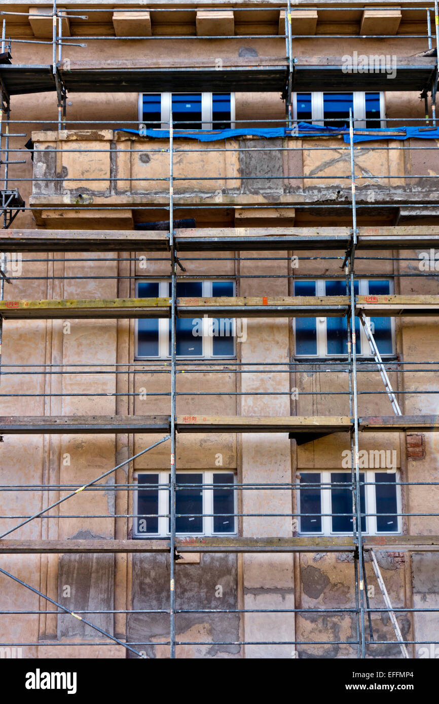 Scaffolds hi-res stock photography and images - Alamy