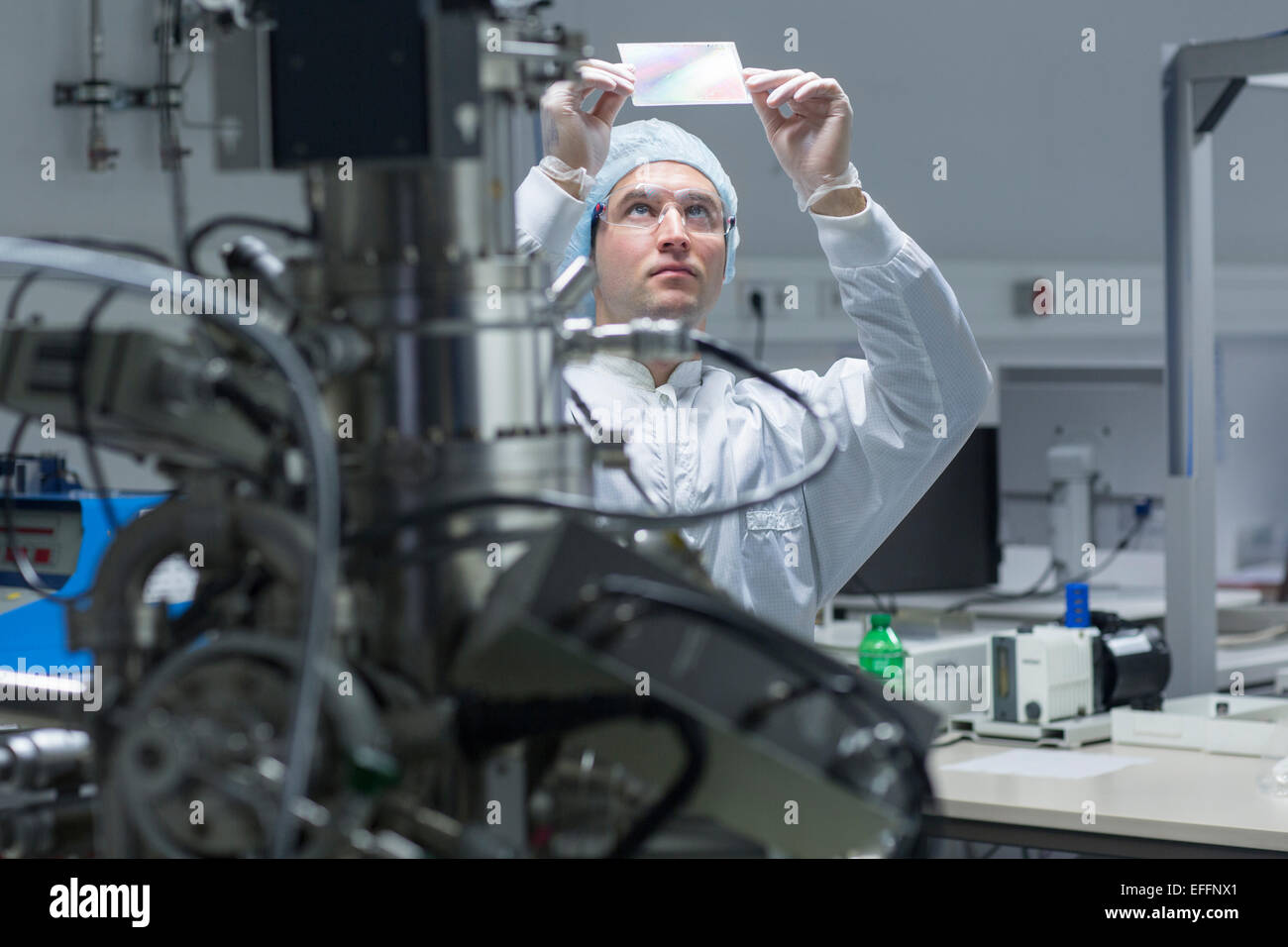 Cleanroom hi-res stock photography and images - Alamy