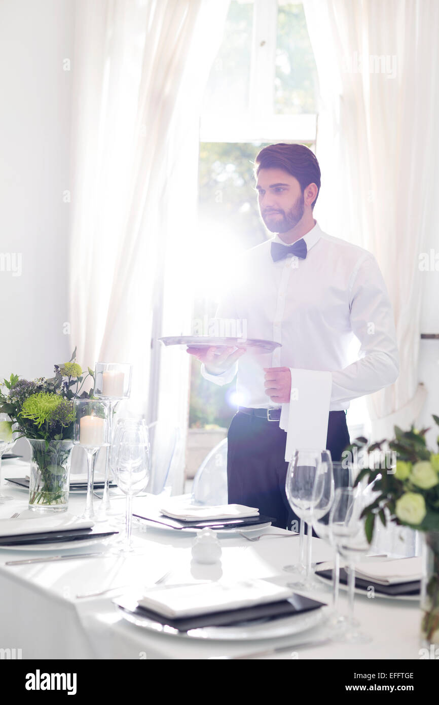 Waiter elegant restaurant hi-res stock photography and images - Alamy