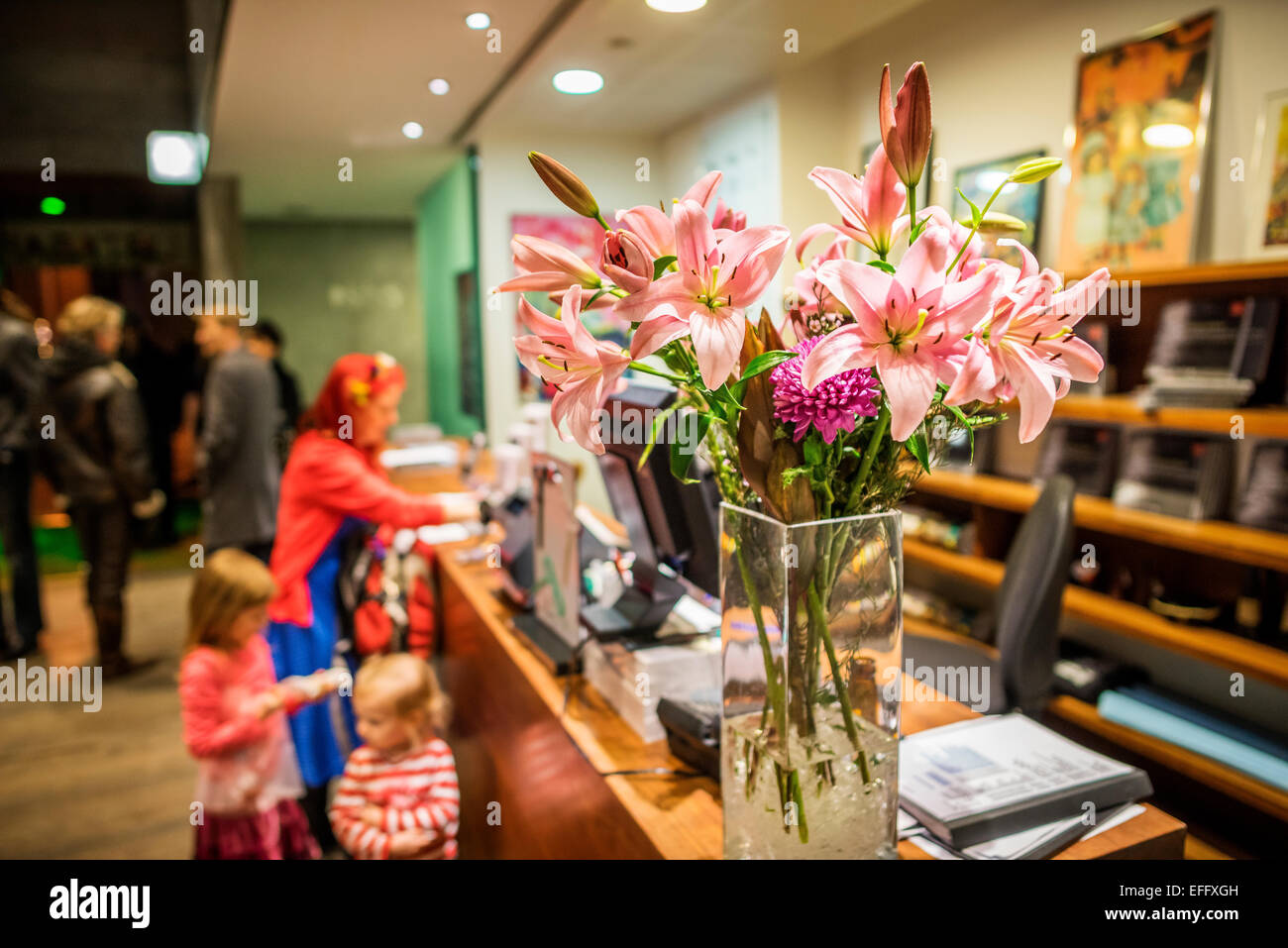 Flowers on reception desk hi-res stock photography and images - Alamy