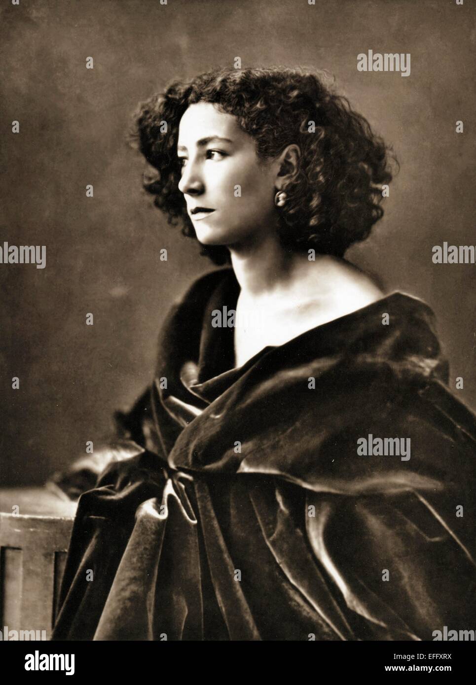 Sarah Bernhardt, 1864, by Nadar Stock Photo - Alamy
