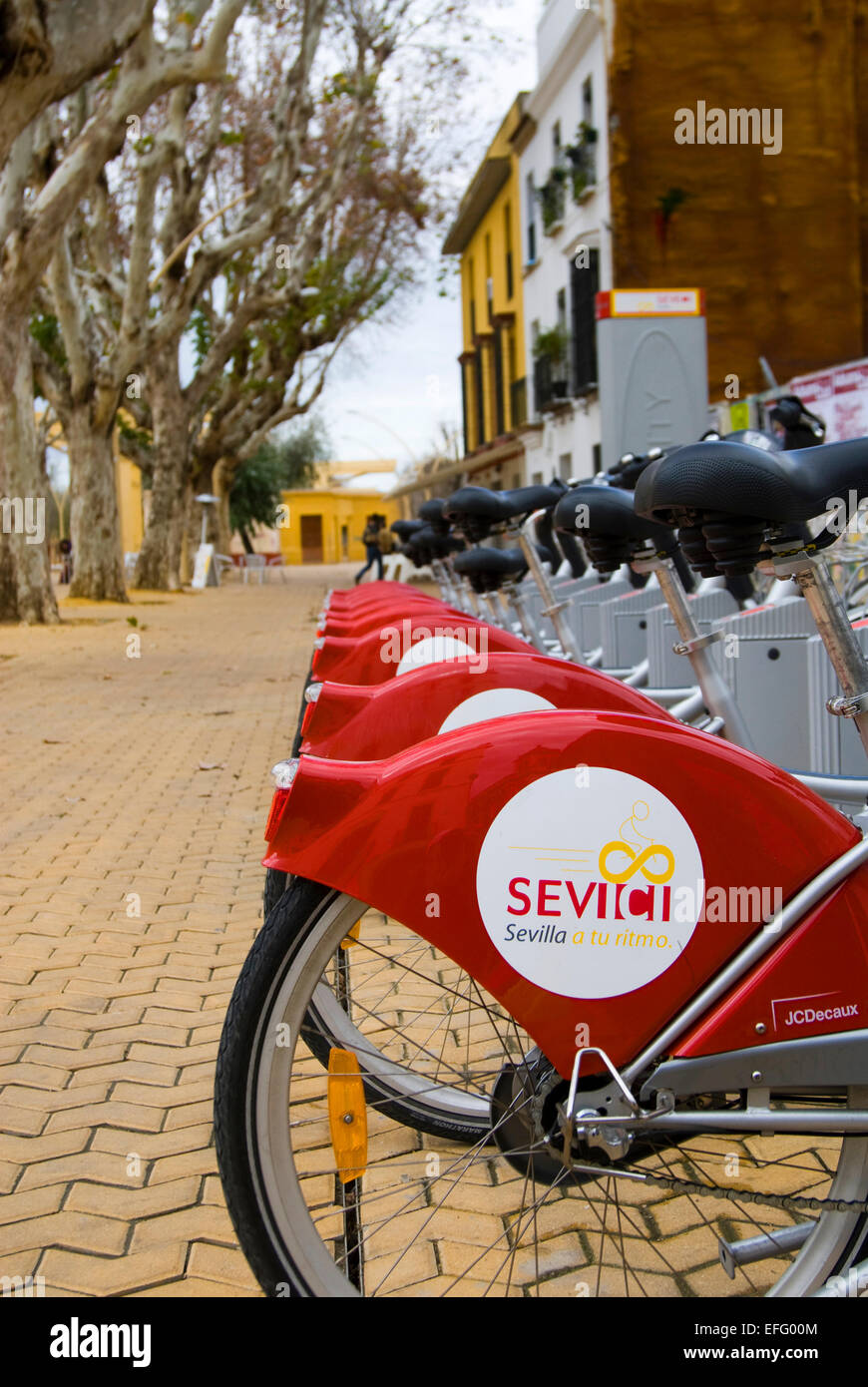 Seville cycling hi-res stock photography and images - Alamy