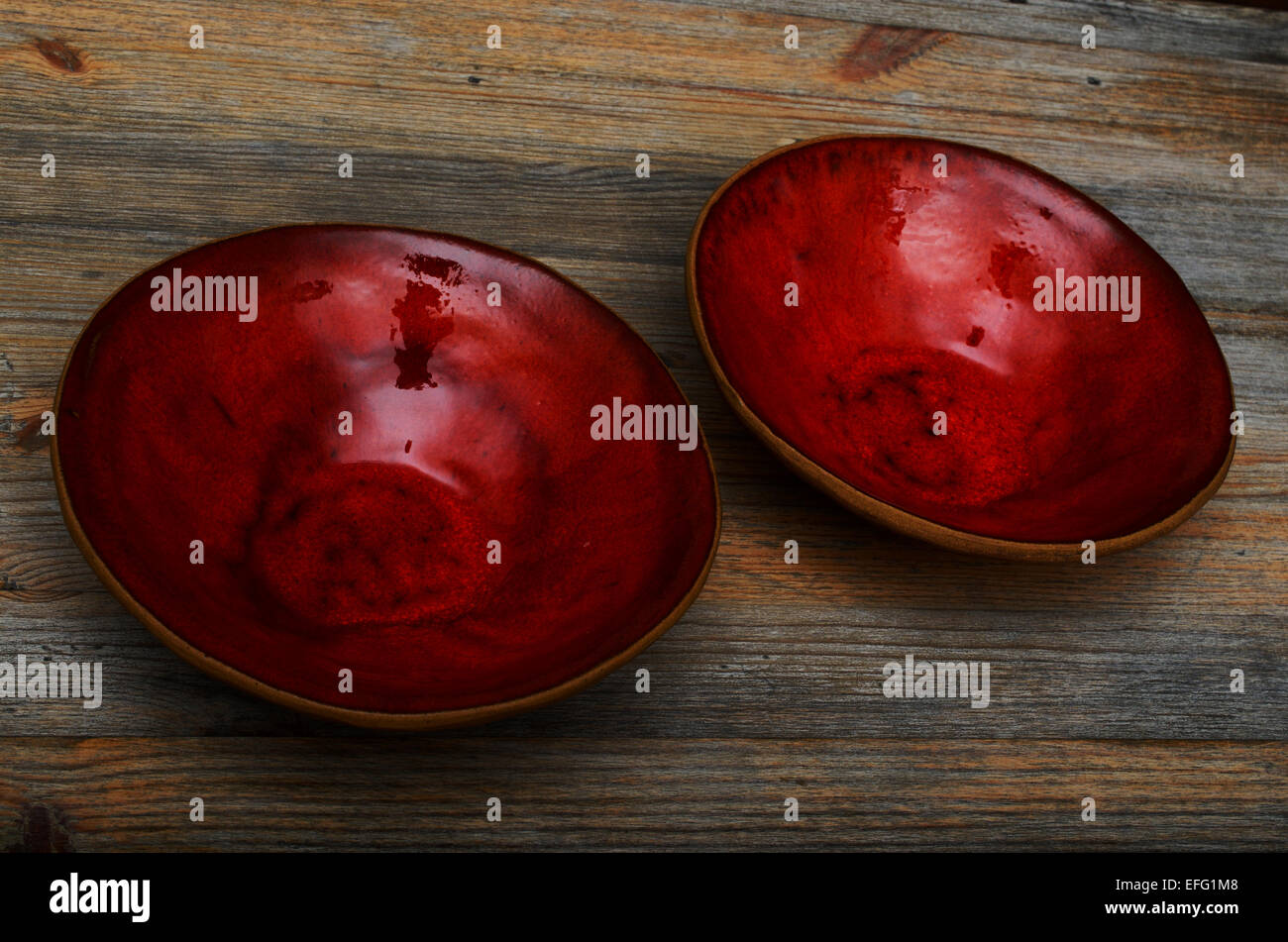 Empty bowls hi-res stock photography and images - Alamy
