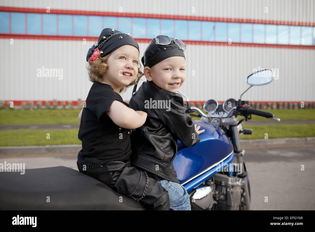 Cute girl motorcycle helmet hi-res stock photography and images - Alamy