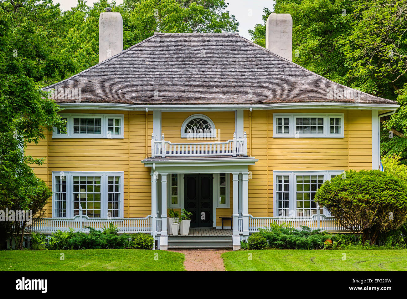 Detached country cottage hi-res stock photography and images - Alamy