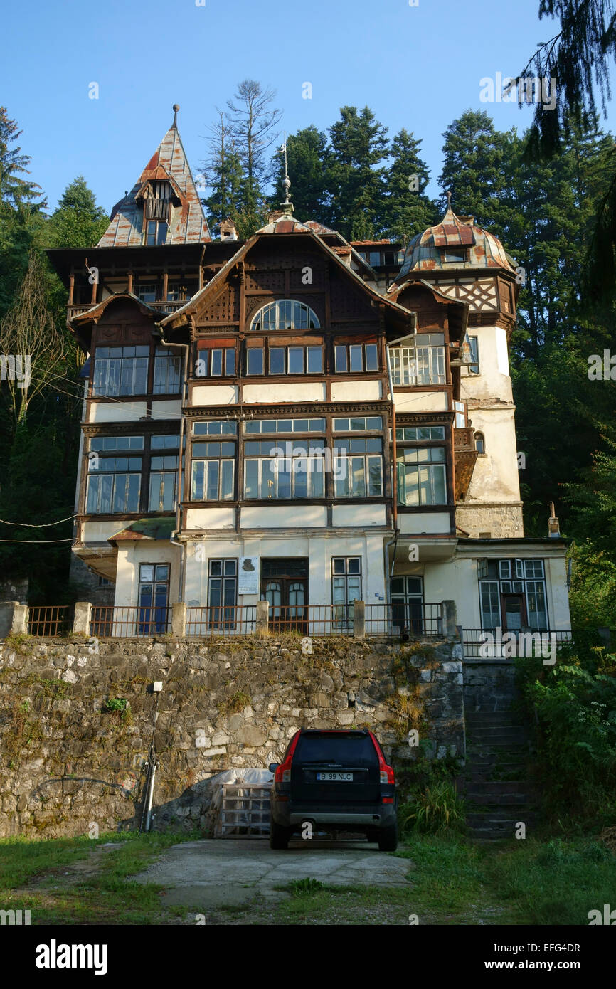 Traditional romanian house hi-res stock photography and images - Alamy