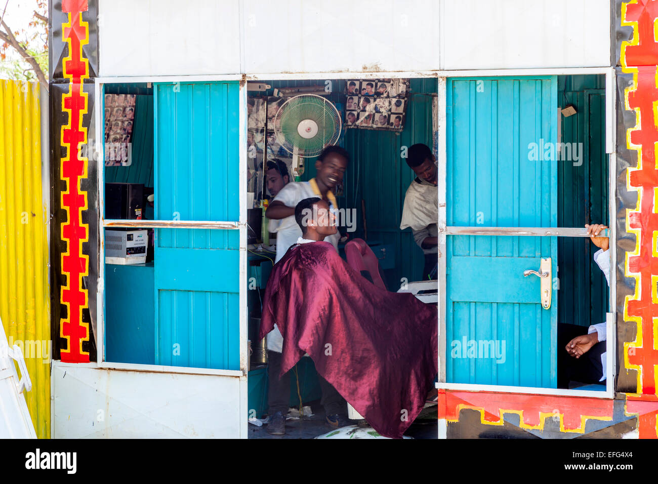 African barbers shop hi-res stock photography and images - Alamy