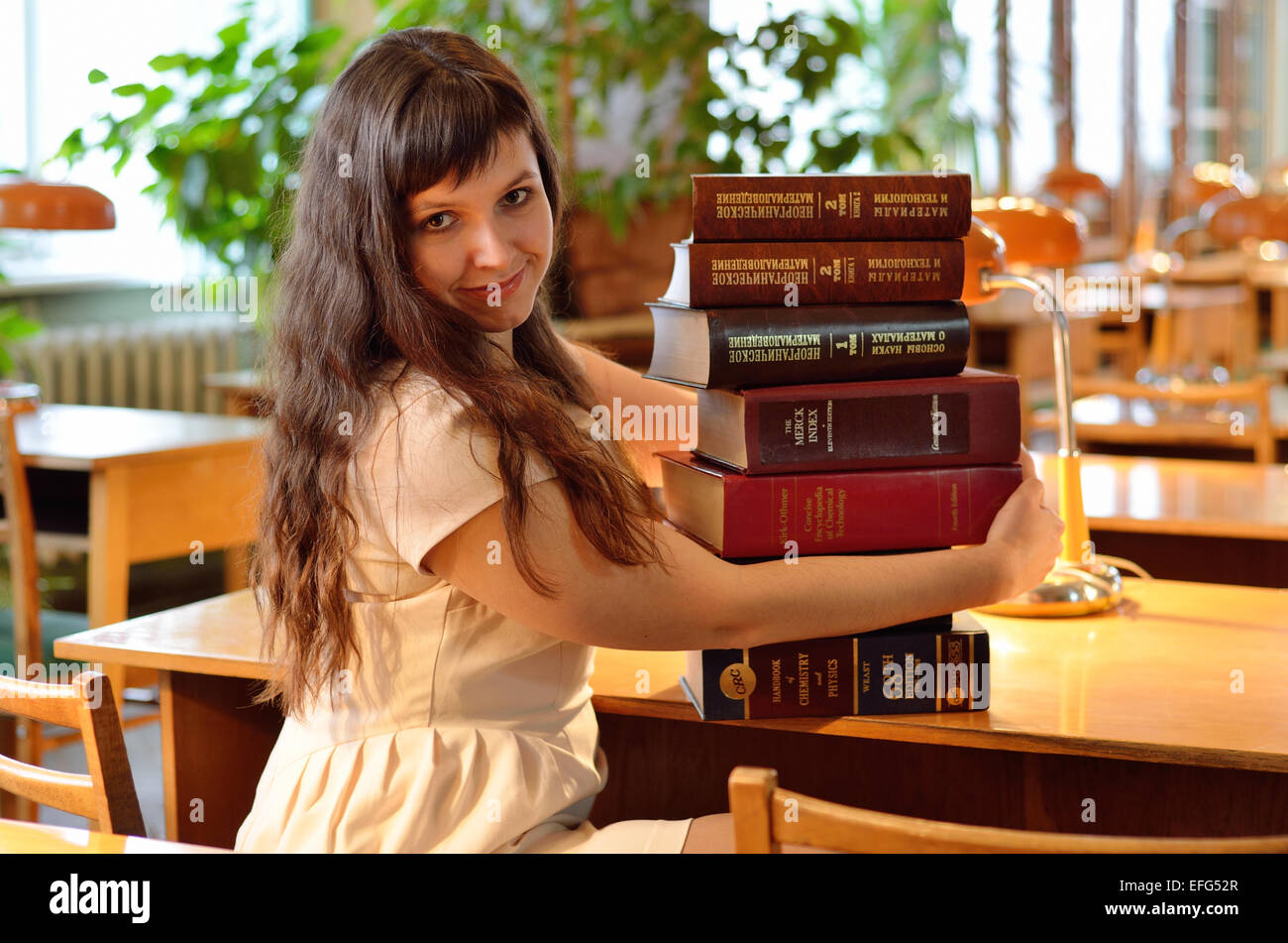 Reading tables hi-res stock photography and images - Alamy