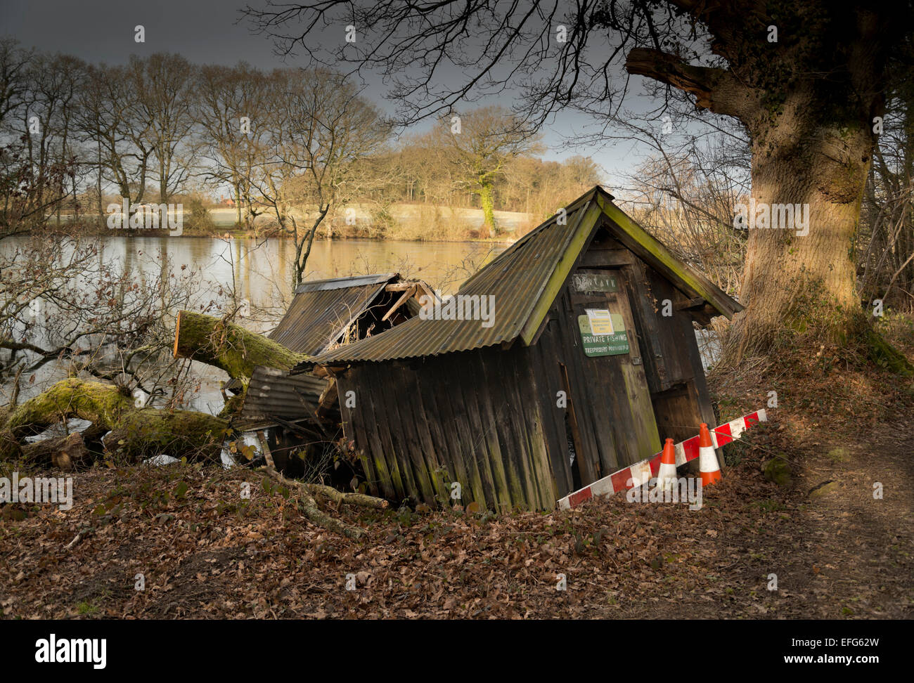 Pond hut hi-res stock photography and images - Alamy