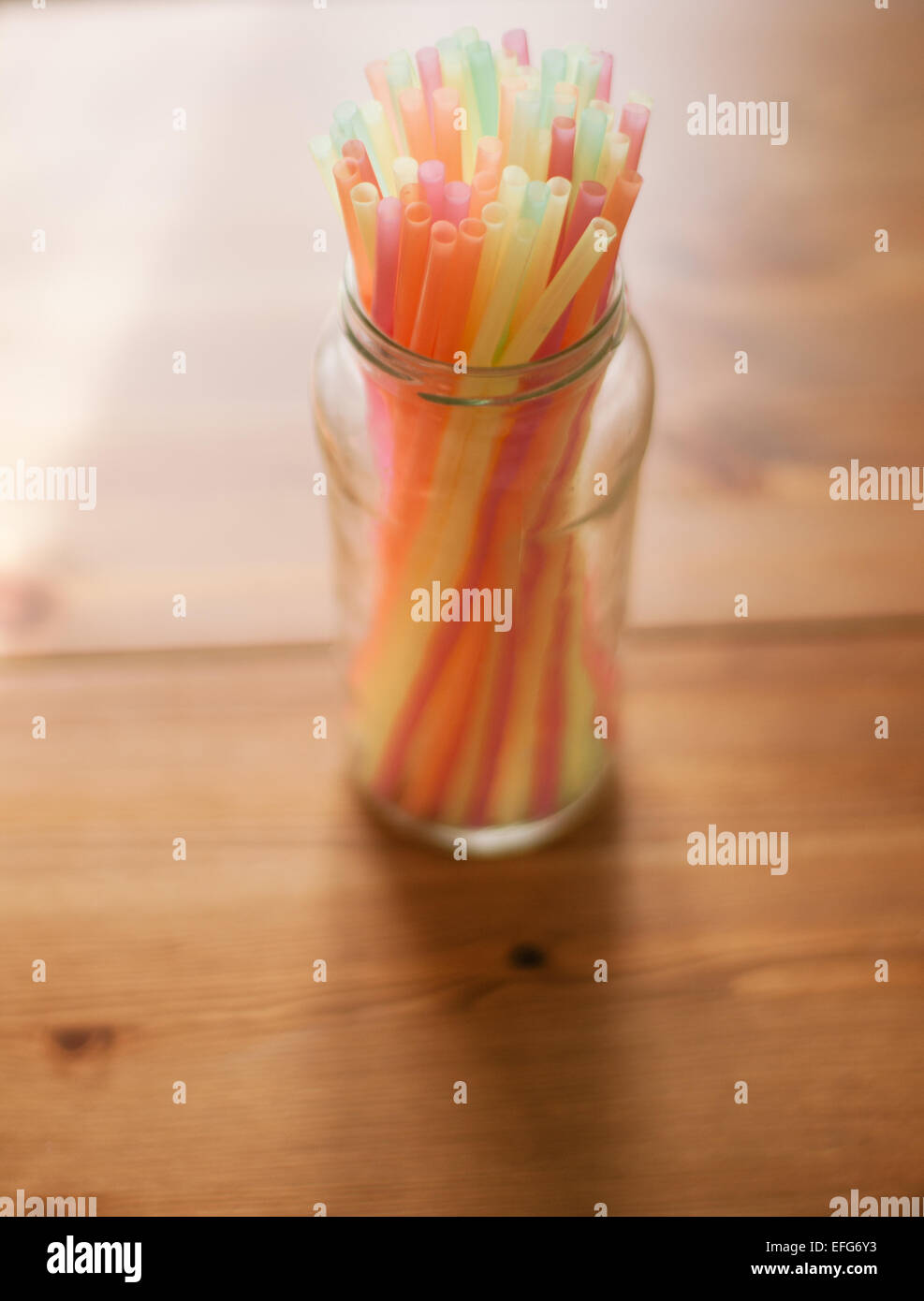 Colored Straws Stock Photos & Colored Straws Stock Images - Alamy
