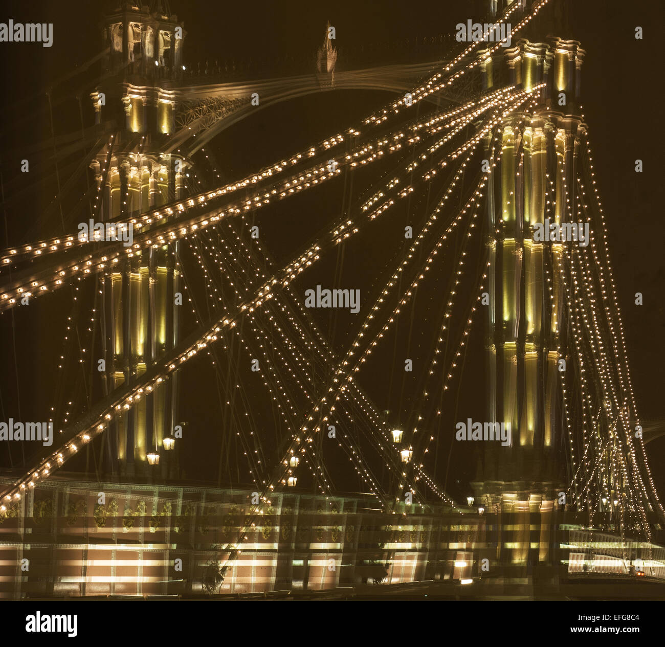 Night Time Reflection of the Albert Bridge across the Thames at night ...