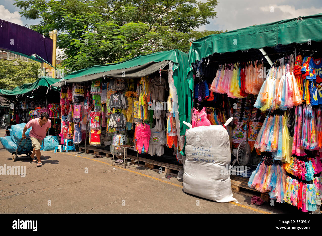 THAILAND - Small, well stocked, shops line the busy streets at the Bo ...