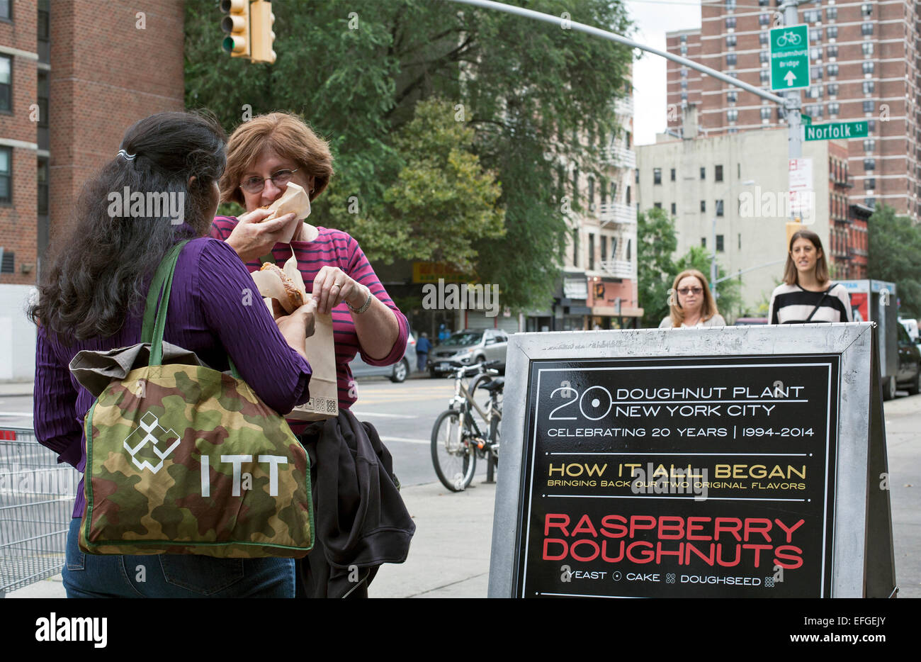 Sharing sweets hi-res stock photography and images - Alamy