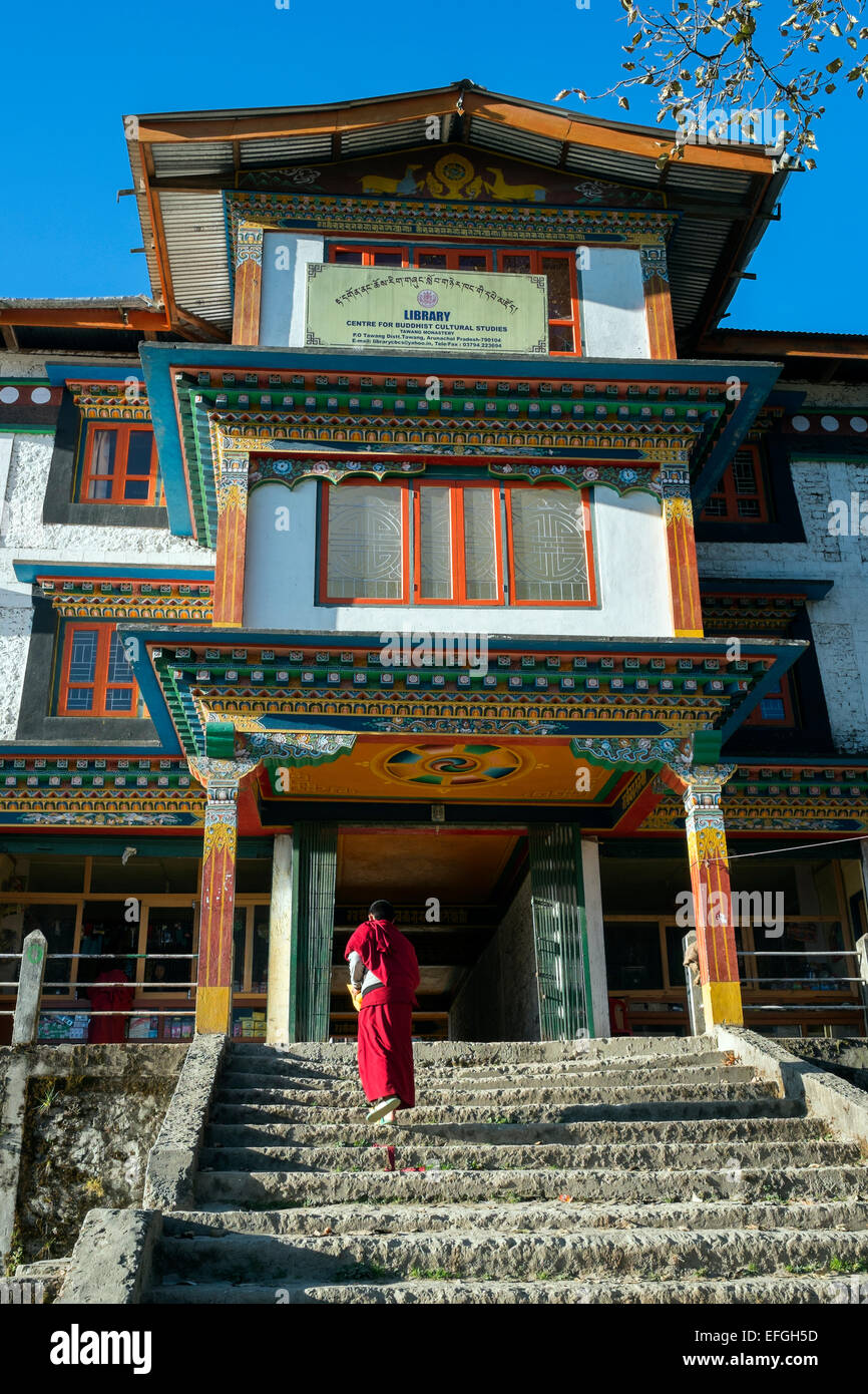 Monk monastery library hi-res stock photography and images - Alamy