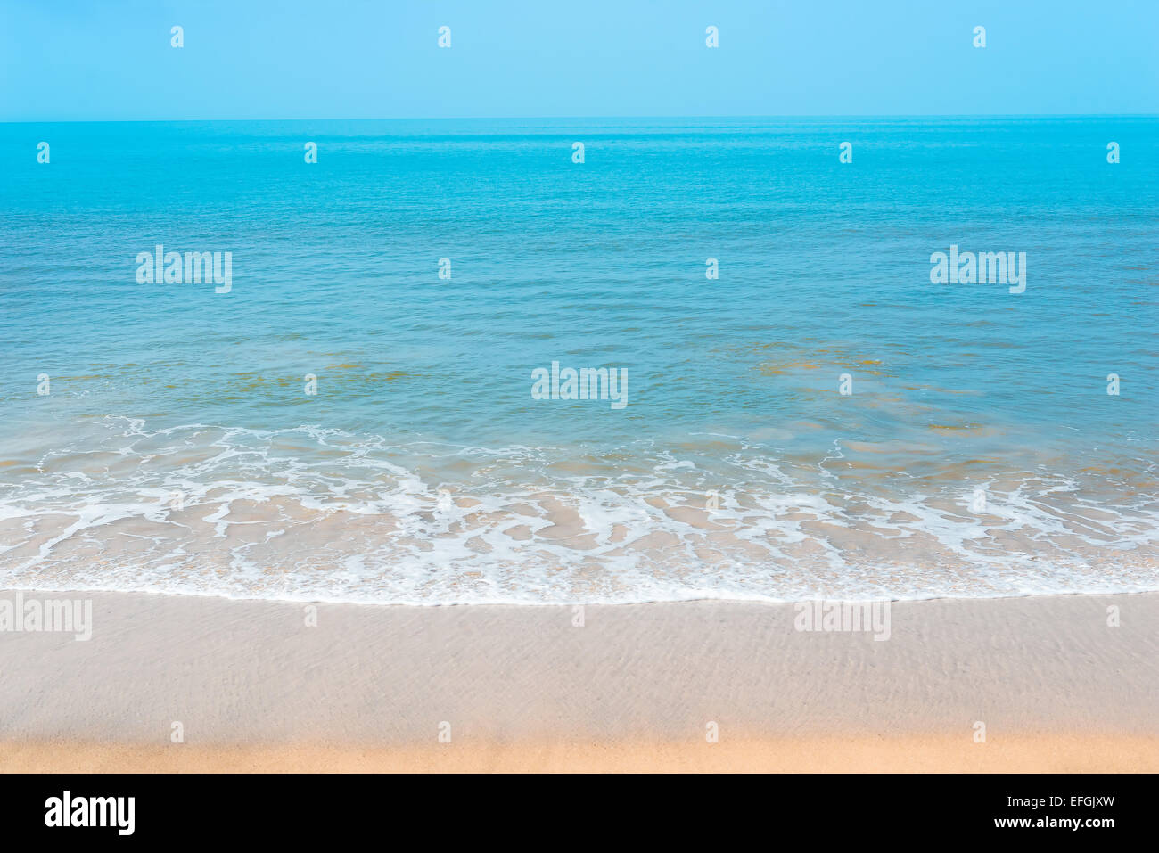 clean sea water and the white beach Stock Photo - Alamy
