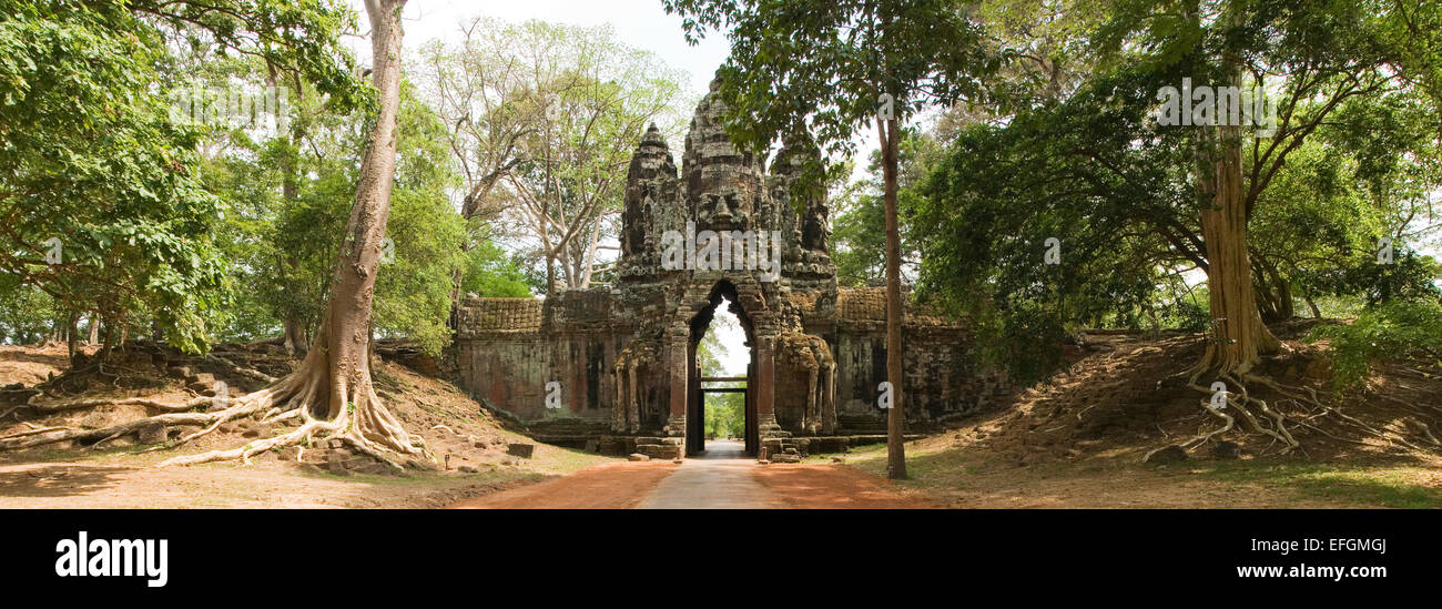 Angkor wat gateway hi-res stock photography and images - Alamy