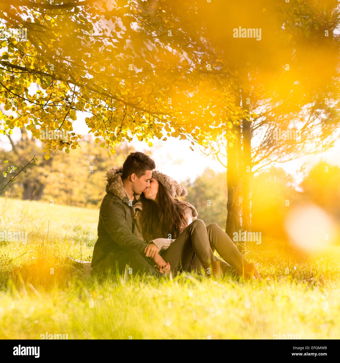 Two clouds kissing hi-res stock photography and images - Alamy