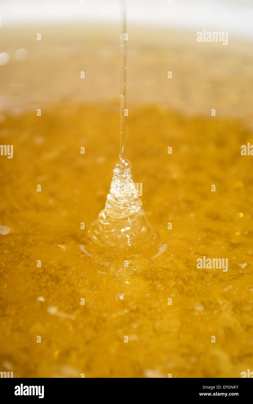 Runny honey hi-res stock photography and images - Alamy