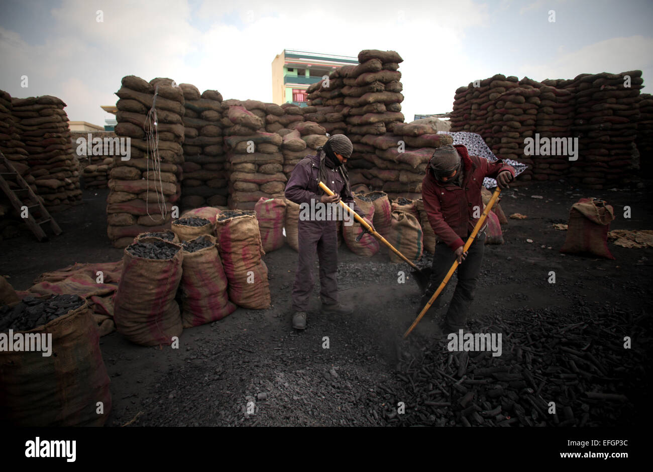 Afghan men at work hi-res stock photography and images - Alamy