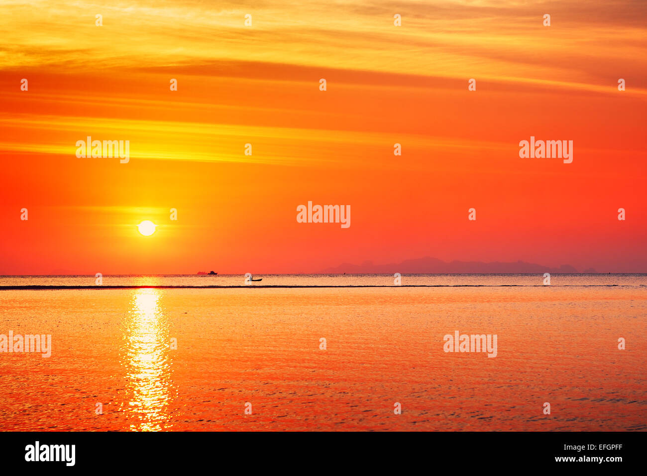 Beautiful calm sea landscape hi-res stock photography and images - Alamy