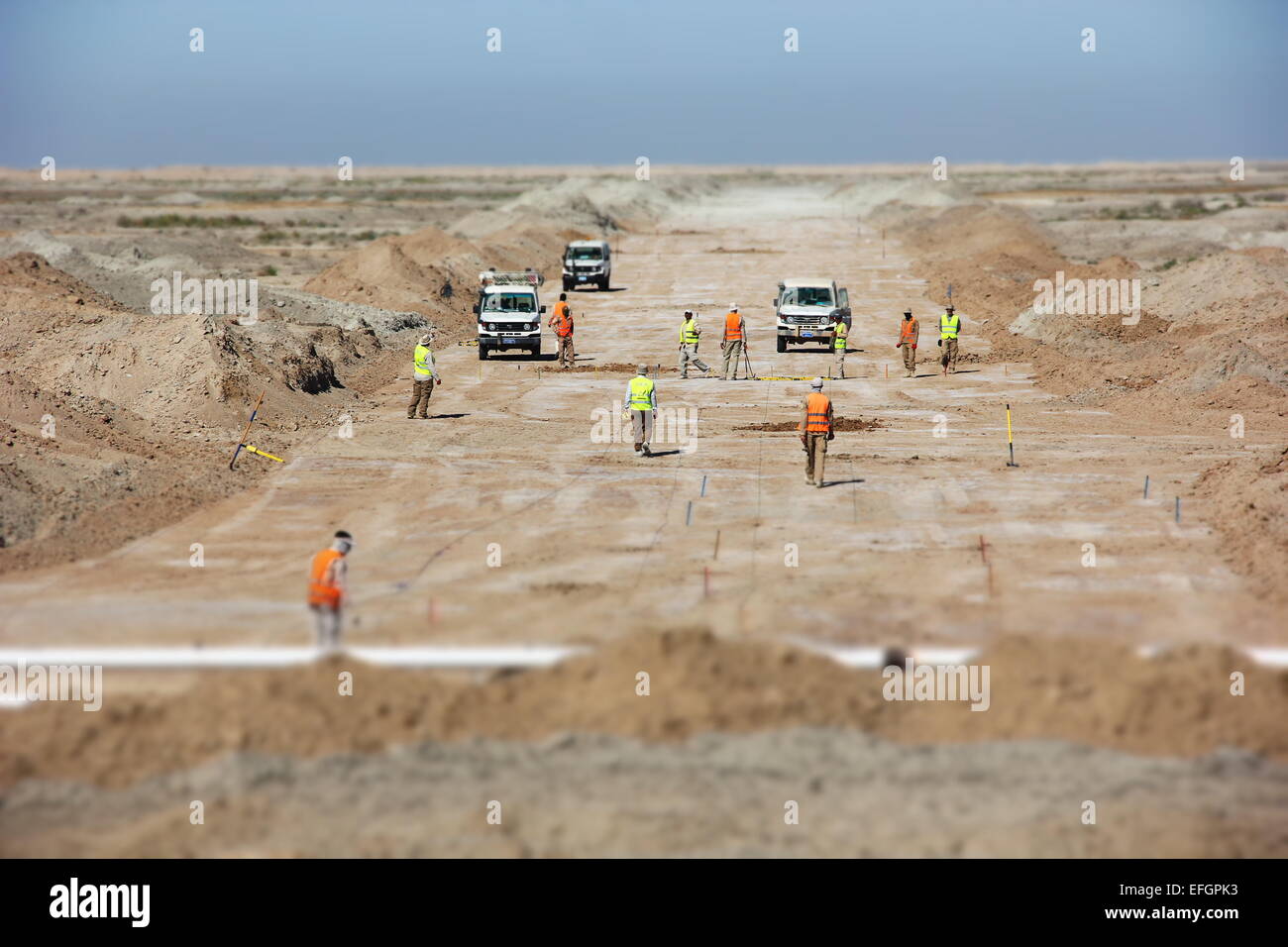 UXO clearance team in southern Iraq Stock Photo - Alamy