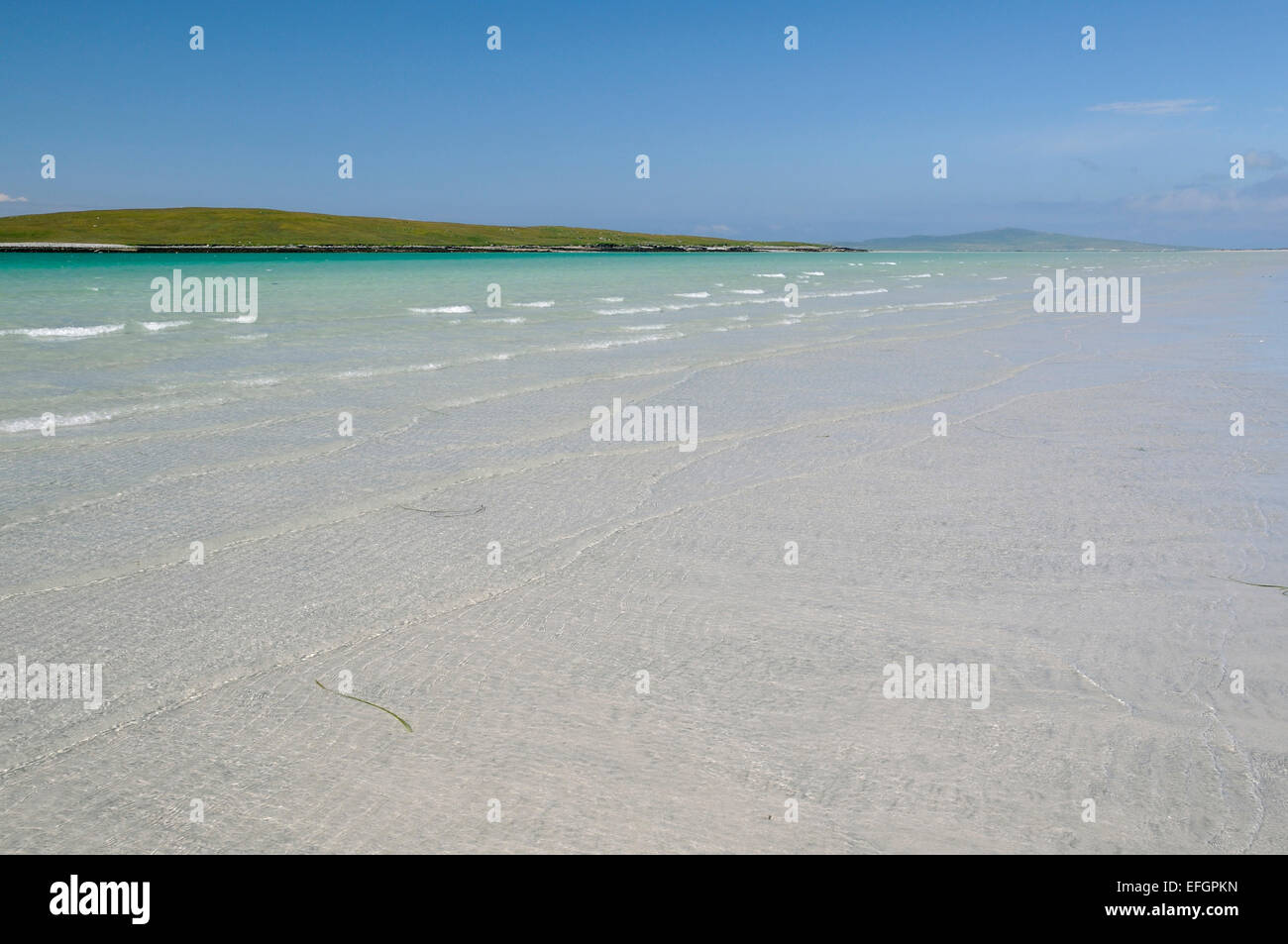 Shallow water over white sand hi-res stock photography and images - Alamy