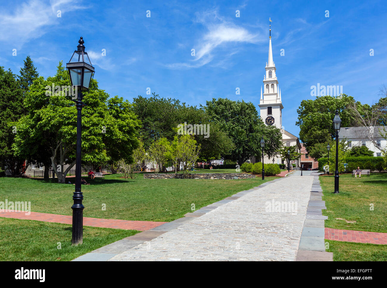 Newport trinity church hi-res stock photography and images - Alamy