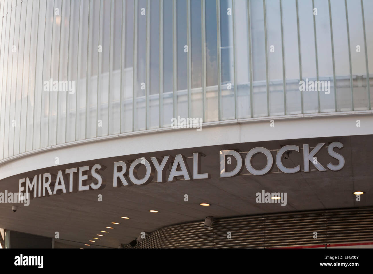 Emirates Royal Docks for cable car ride between Greenwich Peninsula ...