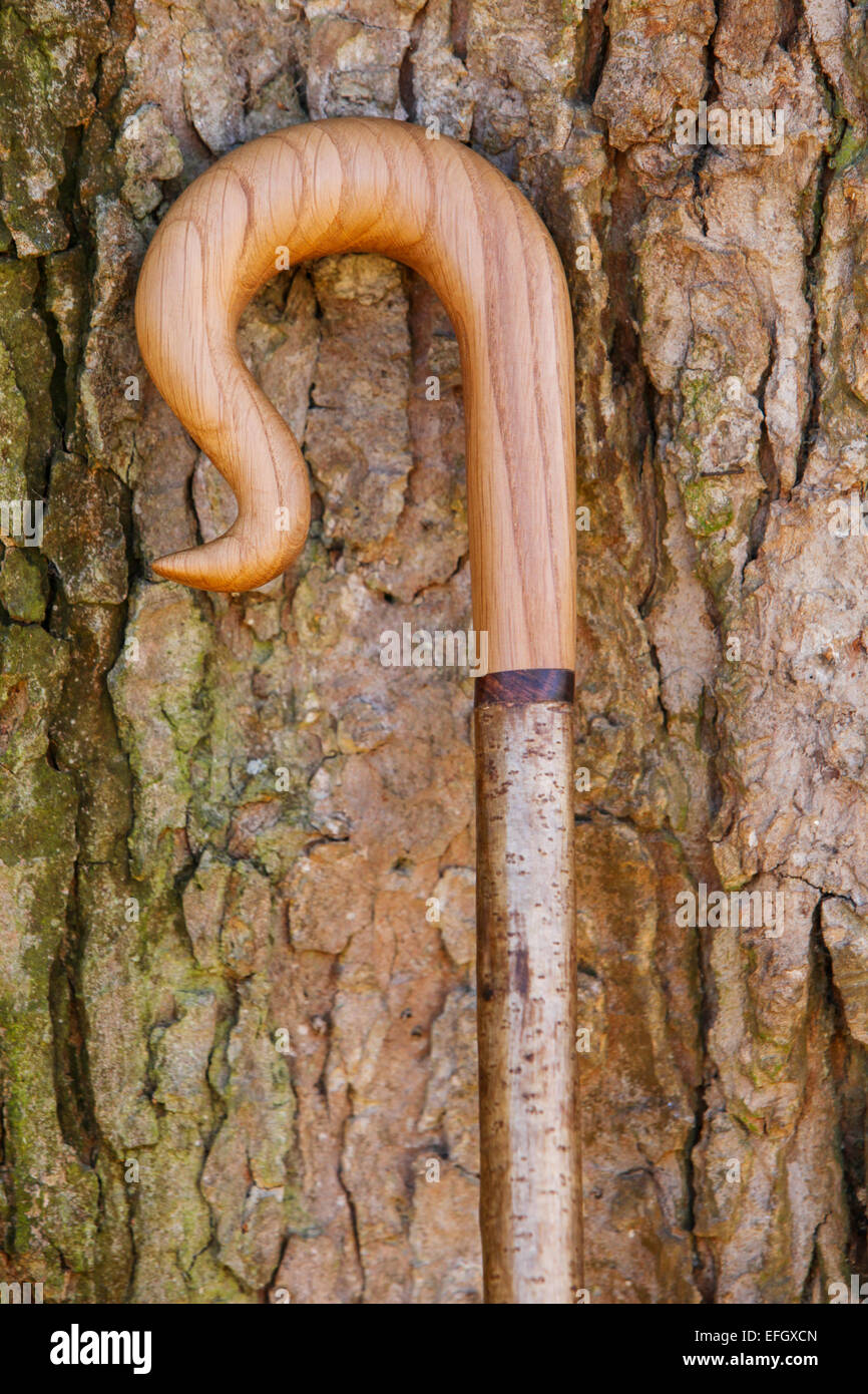 Traditional handcrafted oak wood walking stick with nose out crook ...