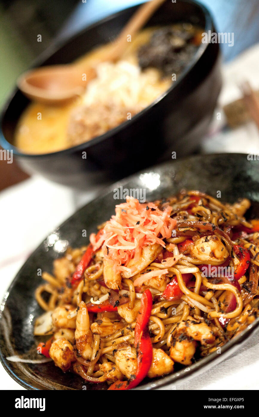 Food in a pan hi-res stock photography and images - Alamy