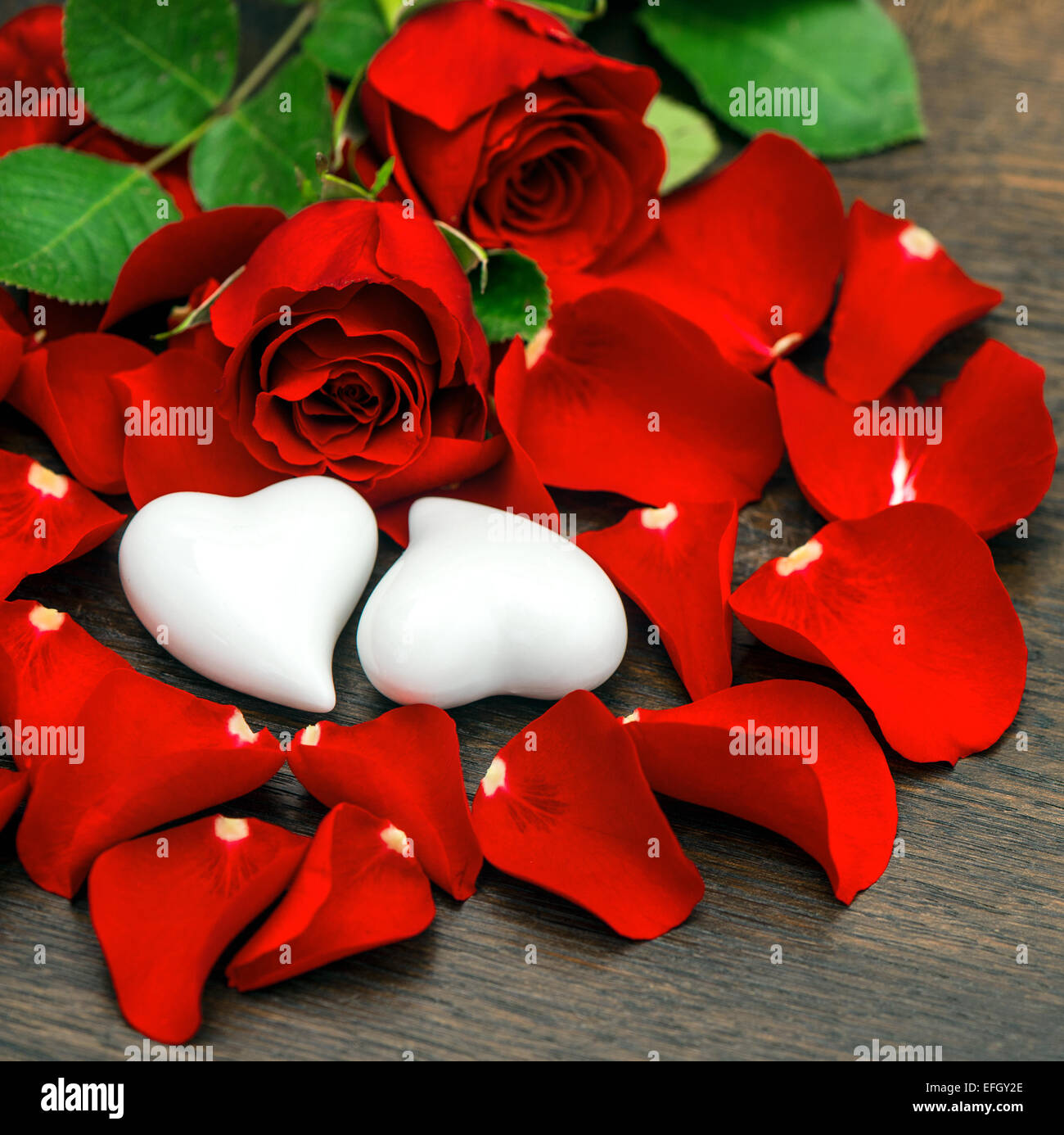 Valentine heart roses hi-res stock photography and images - Alamy
