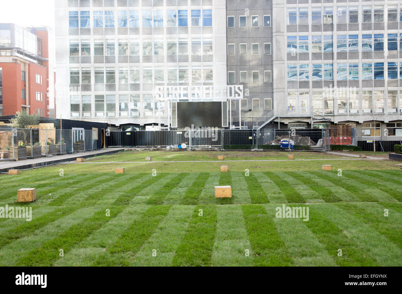 Winter renovation of screenfields, Spinningfields, Manchester Stock Photo - Alamy