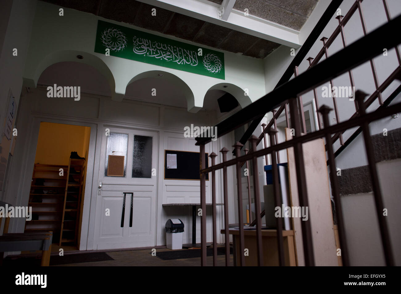 The entrance of the Islamic Center Dresden e.V. and the Alfaruq Mosque ...
