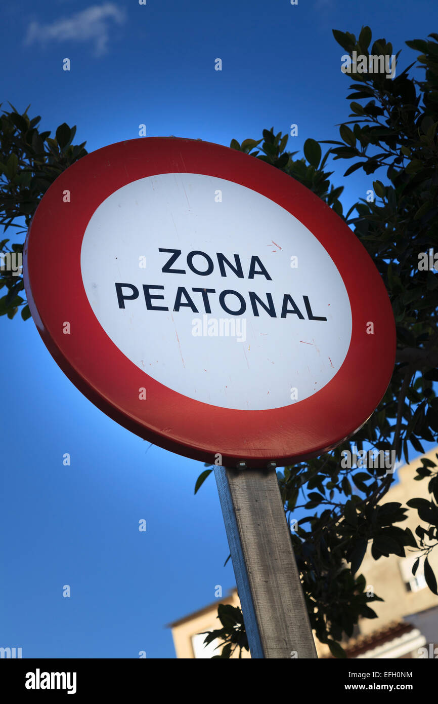 zona peatonal Spanish pedestrian zone sign Stock Photo - Alamy