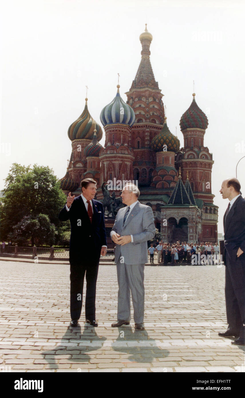 US President Ronald Reagan with Soviet General Secretary Mikhail ...