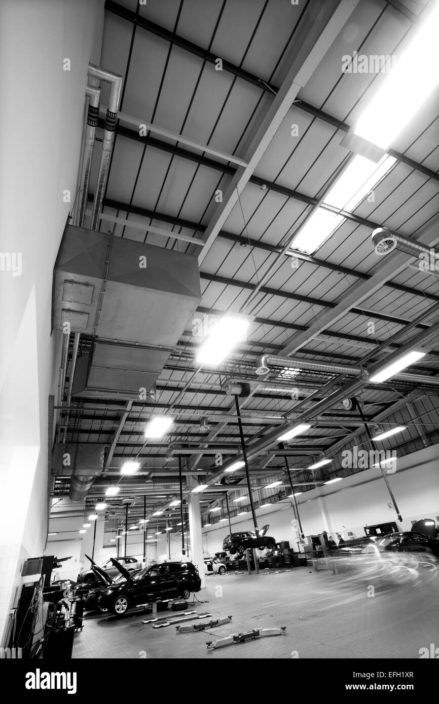 Mechanic repair car business Black and White Stock Photos & Images - Alamy